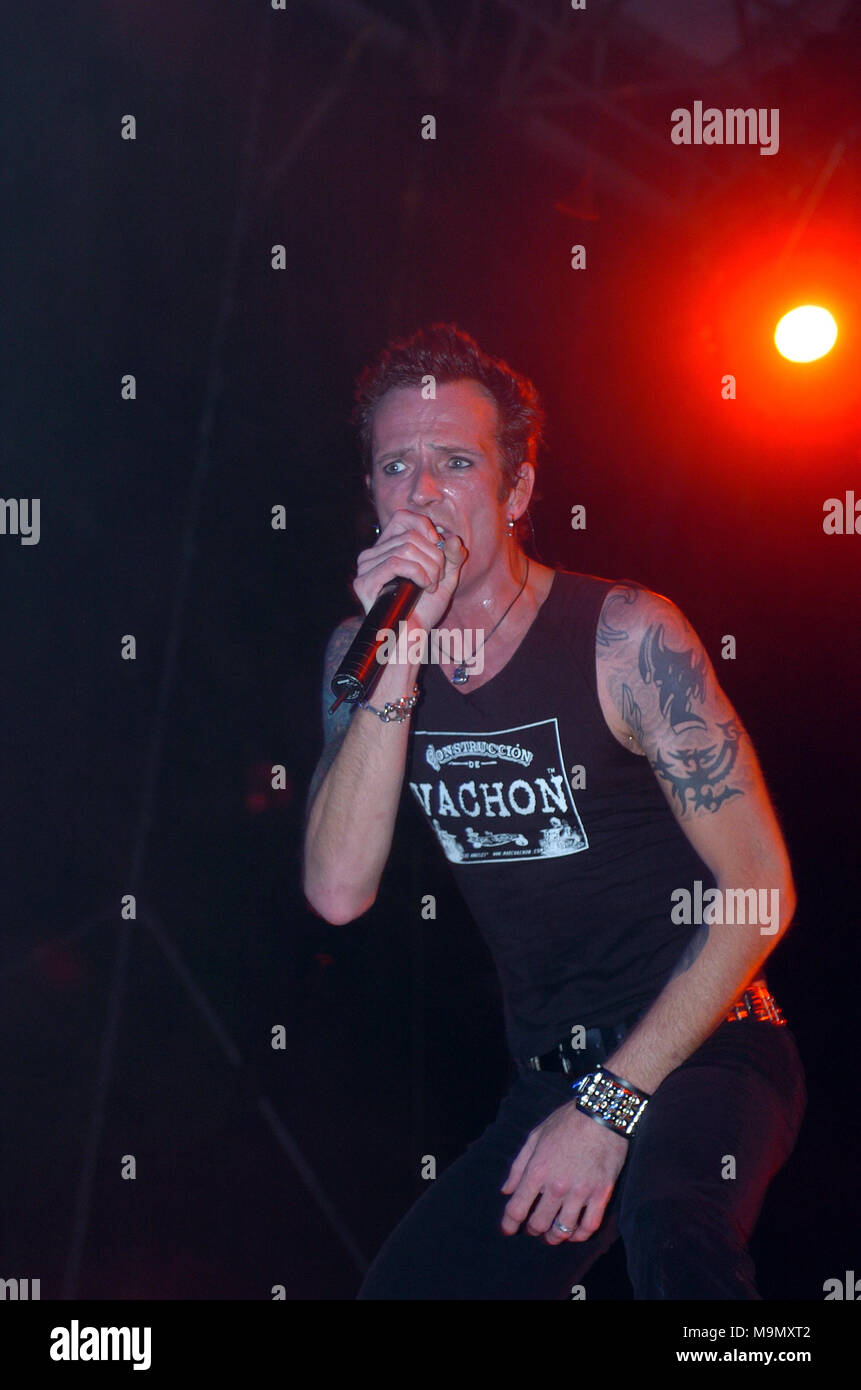 ATLANTIC CITY, NJ - JUNE 26: Velvet Revolver (Slash, Scott Weiland ...