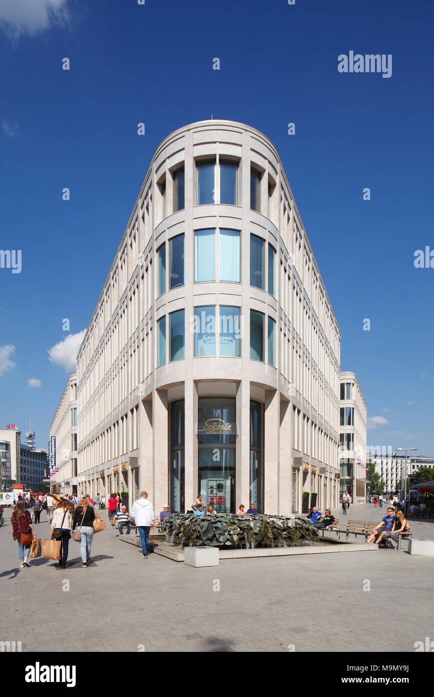 Modern commercial building in the city centre, Hanover, Lower Saxony ...