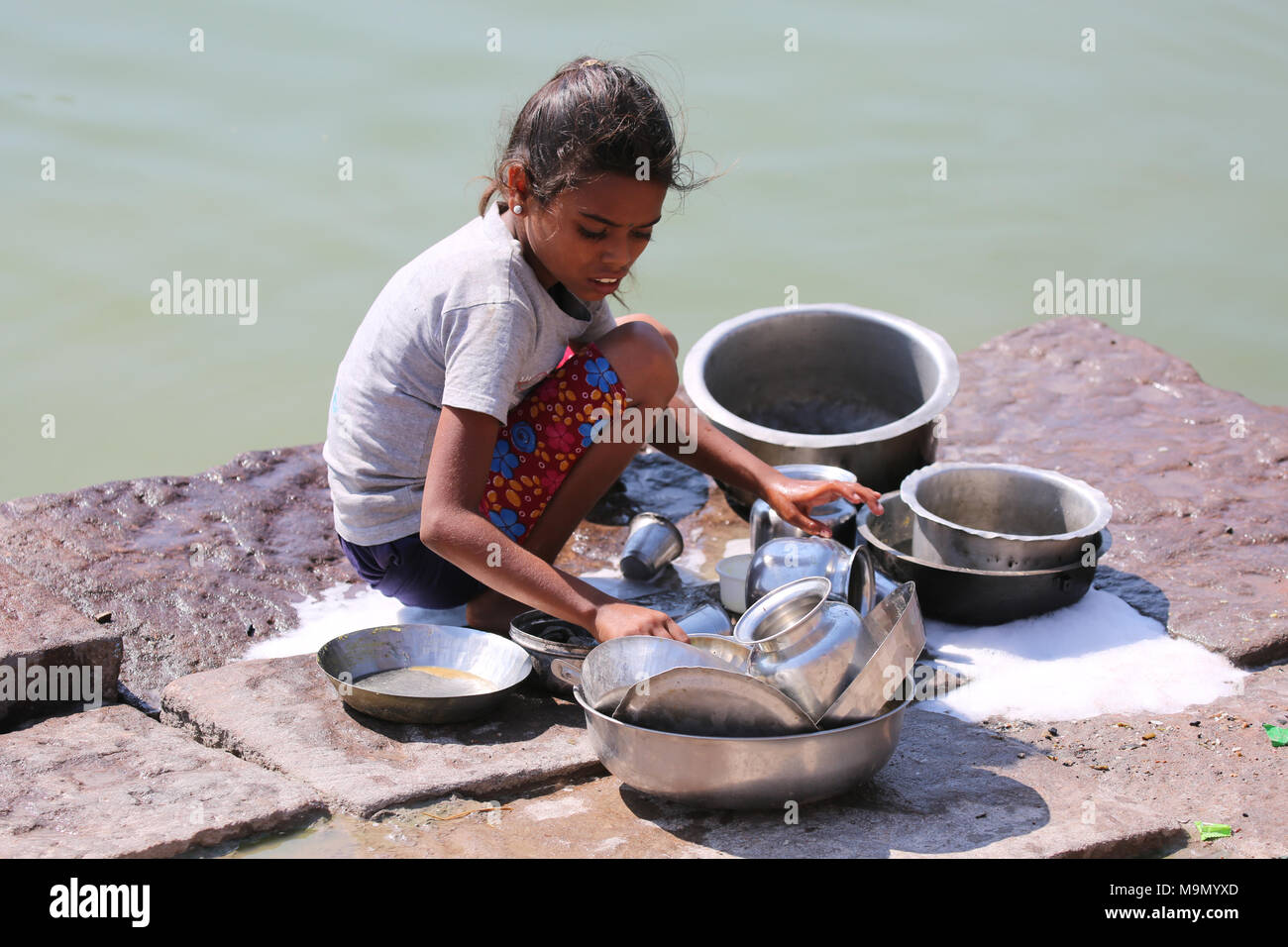 India Washing Dishes High Resolution Stock Photography and Images - Alamy