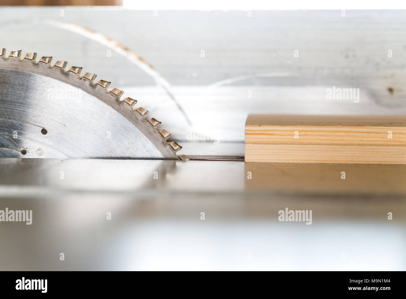 Closeup image of teeth of circular saw in carpentry Stock Photo - Alamy