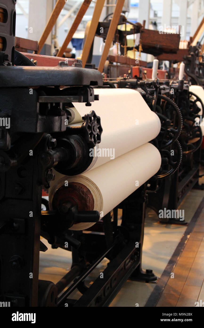 Translation: Toyota (formerly "Toyoda") started as a company producing ...