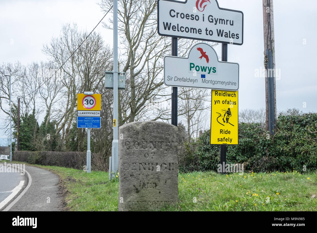 Welcome to wales hi-res stock photography and images - Alamy