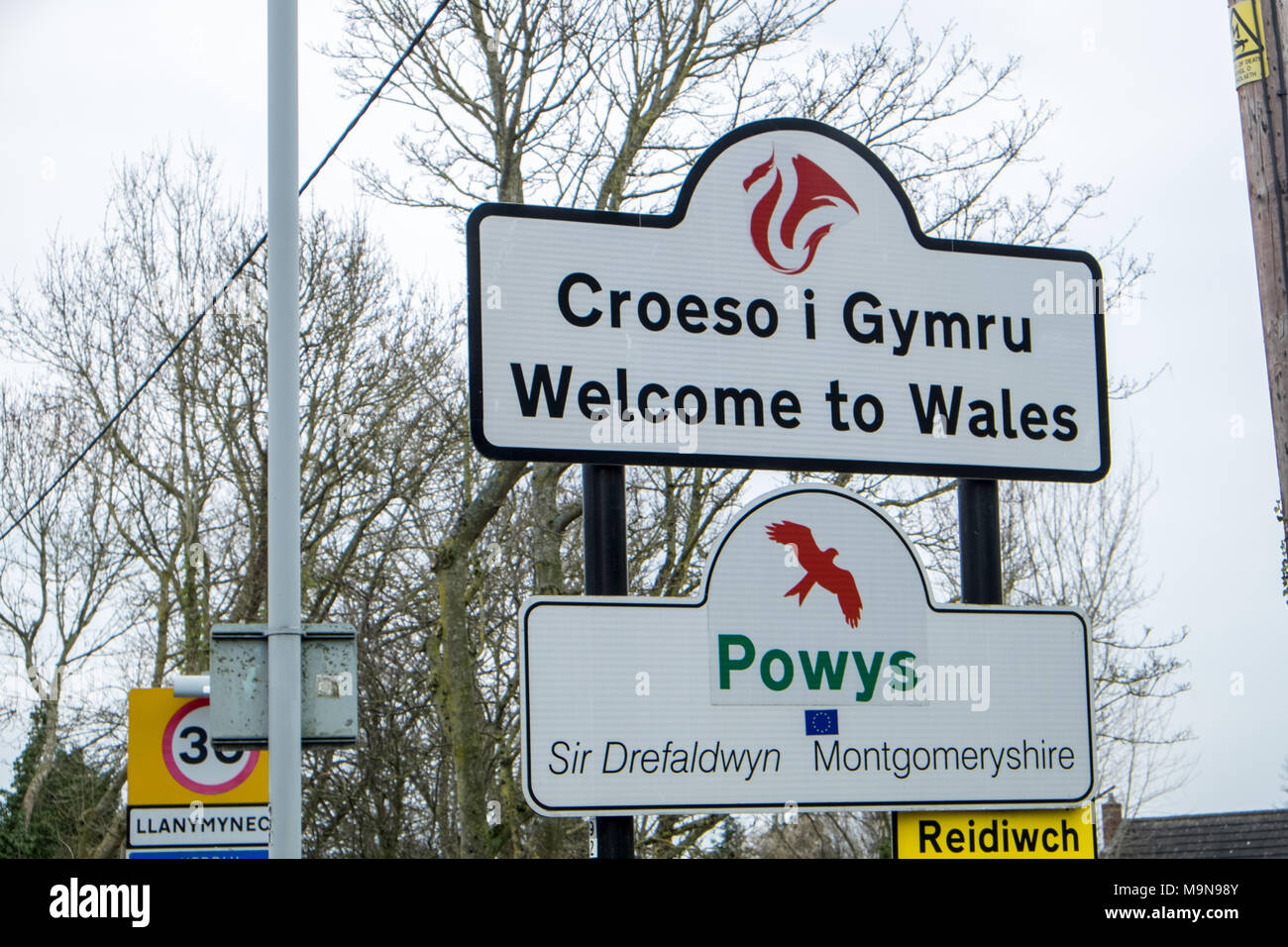 Welcome to Wales,bilingual,language,road,sign,at Llanymynech,village,on ...
