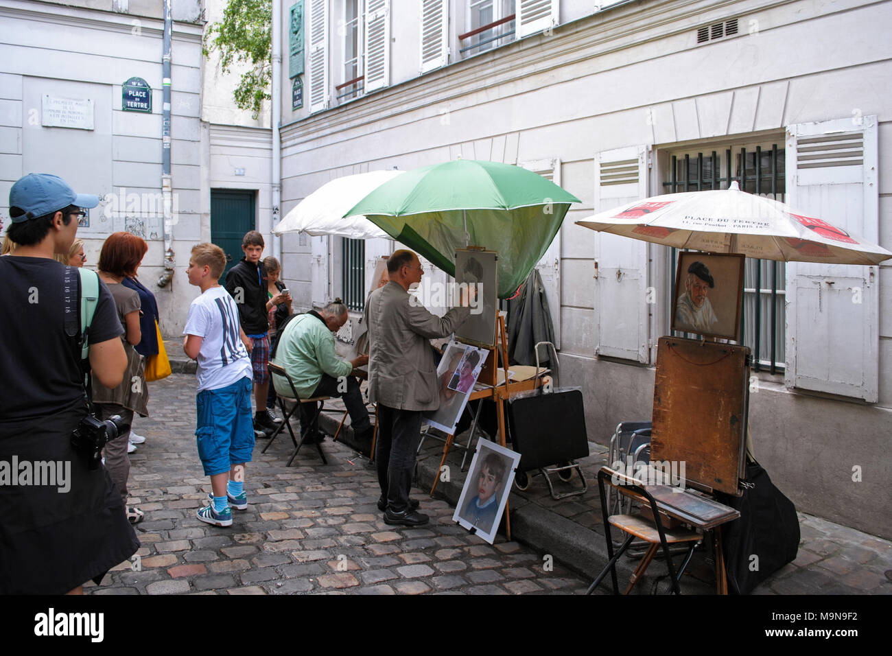 Montmartre famous artists square in hi-res stock photography and images ...
