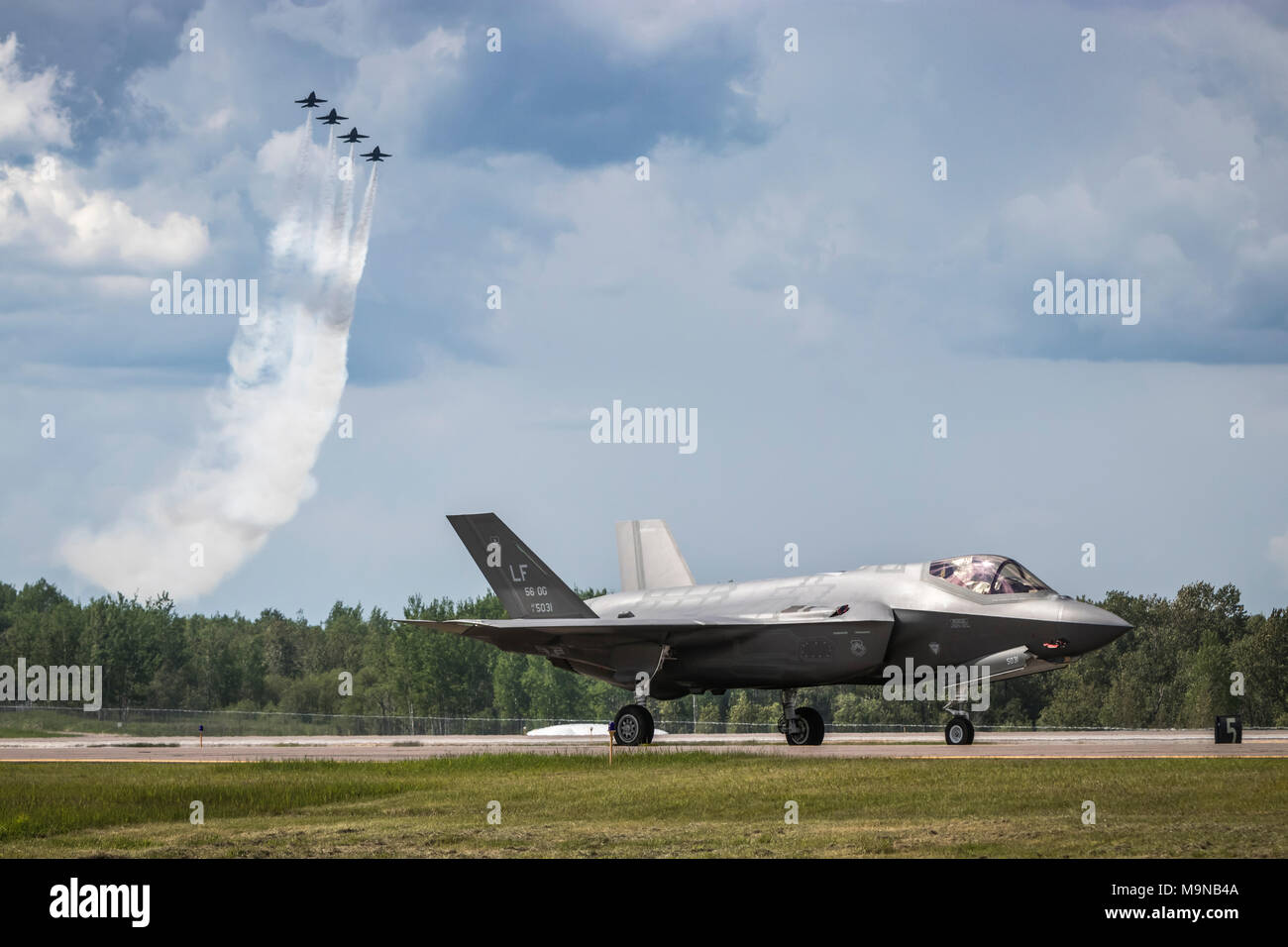 A Lock Martin F-35A fighter jet being prepared for takeoff at the 2017 ...