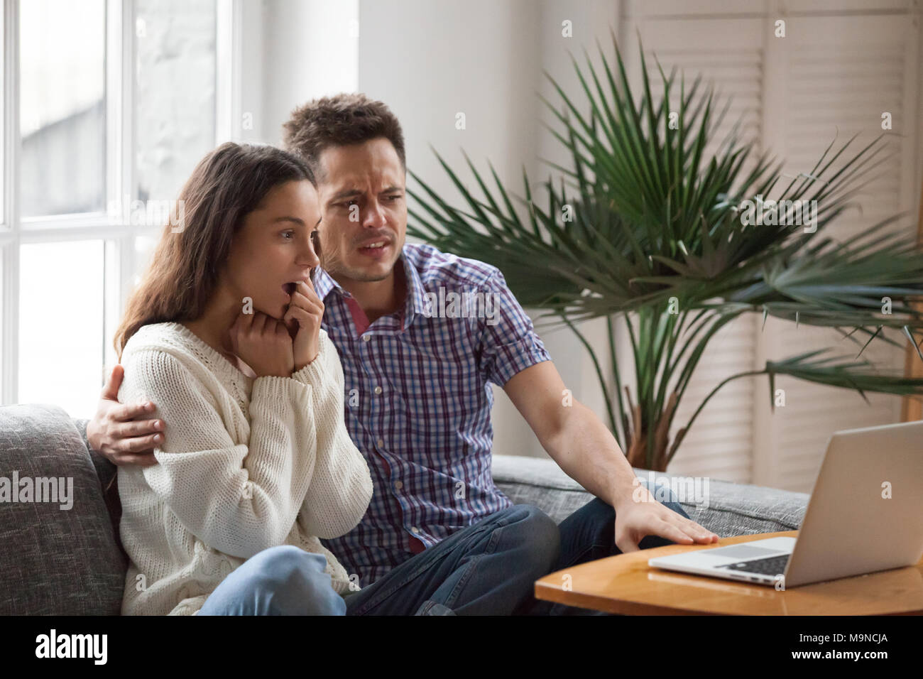 Confused look hi-res stock photography and images - Alamy