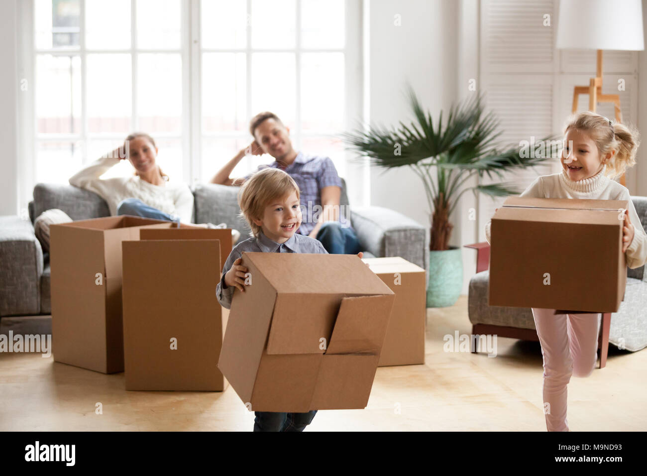 Kids chasing each other hi-res stock photography and images - Alamy