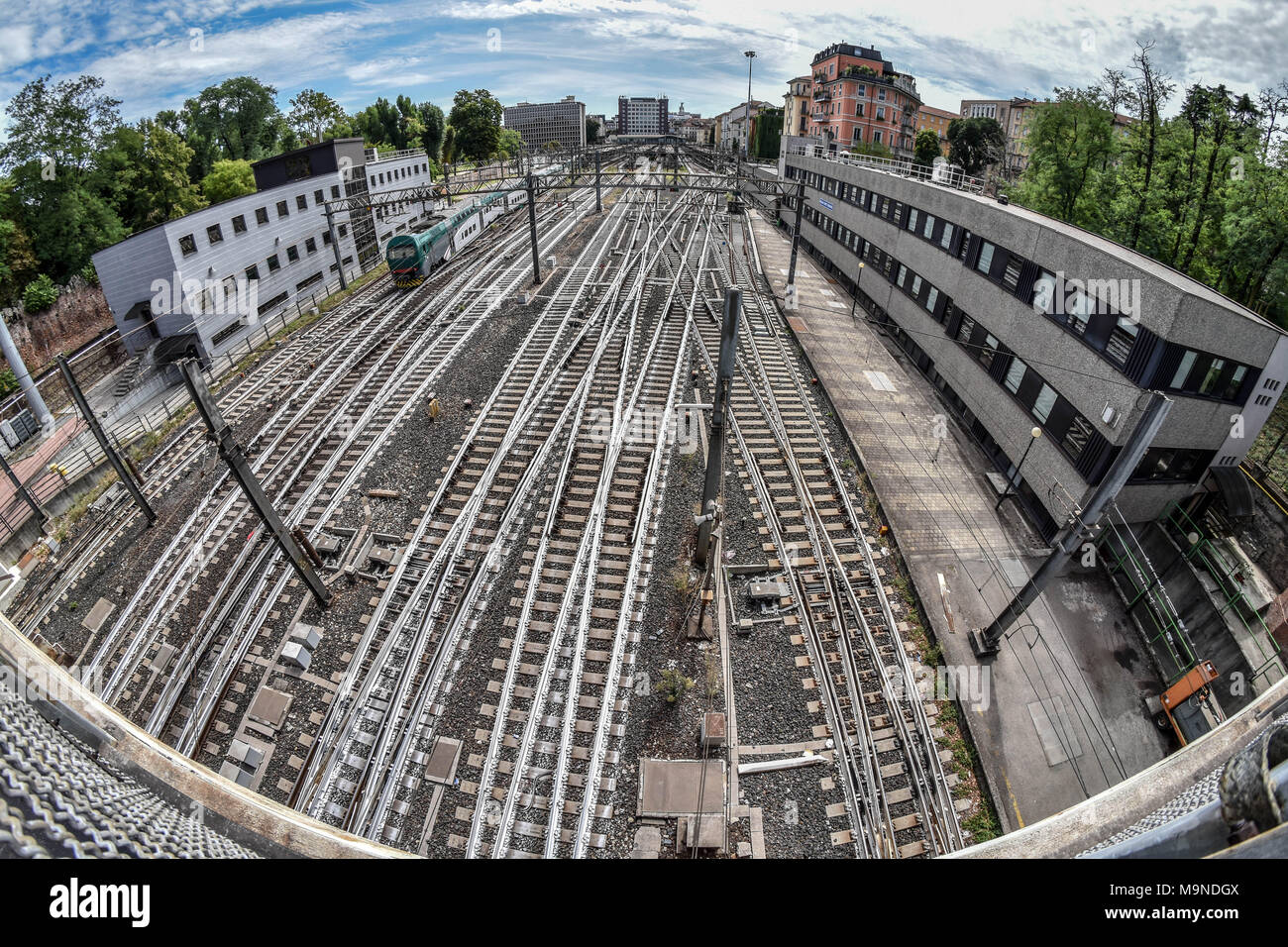 Intersecting roads hi-res stock photography and images - Alamy