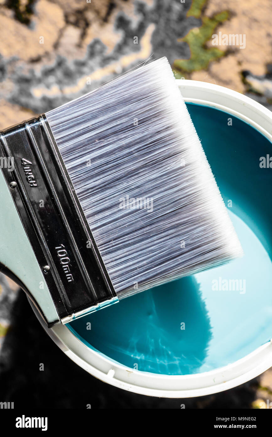 Decorators Paint Brush and Paint Stock Photo - Alamy