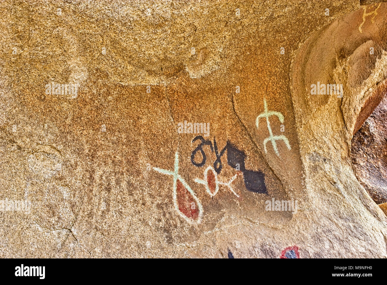 Native american petroglyphs hi-res stock photography and images - Alamy