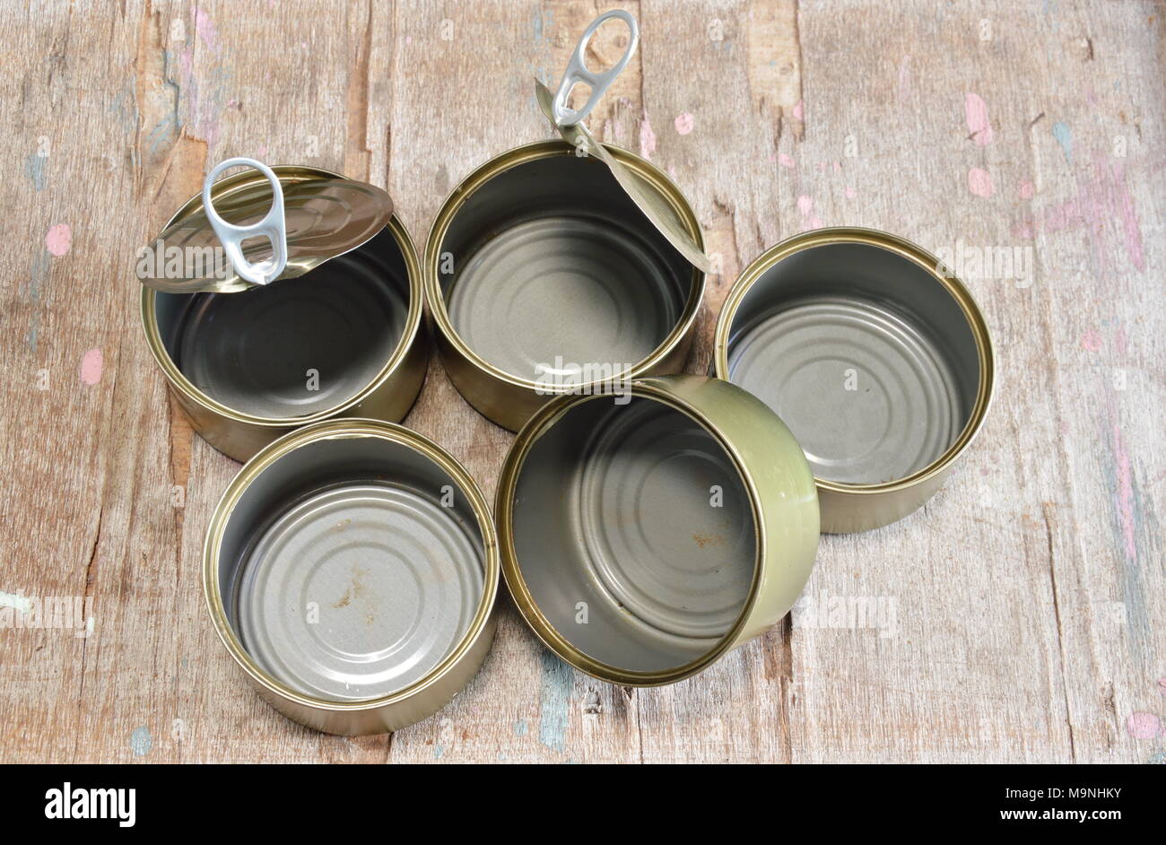 empty tin can on board Stock Photo - Alamy
