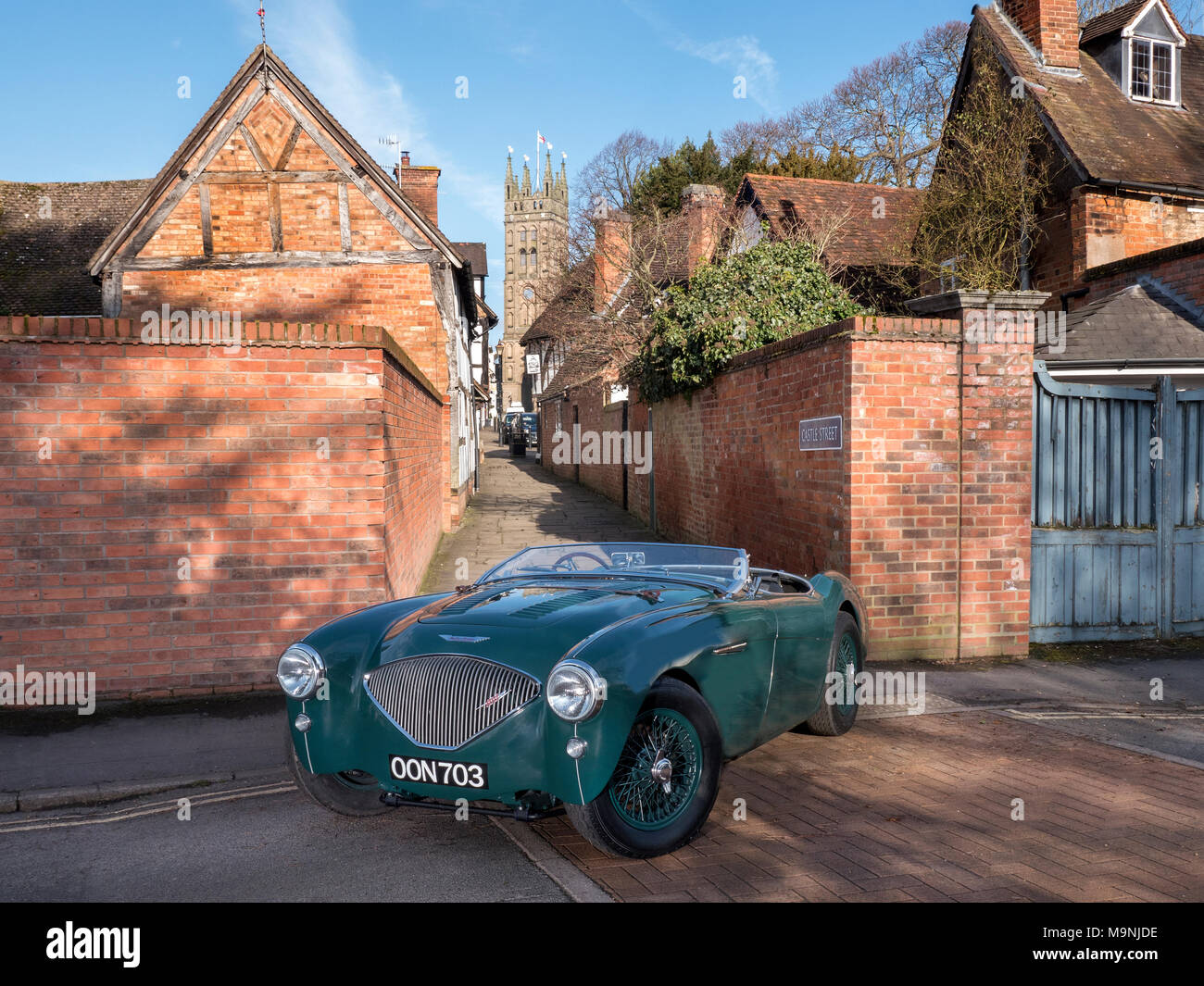 Austin healey 100 hi-res stock photography and images - Alamy