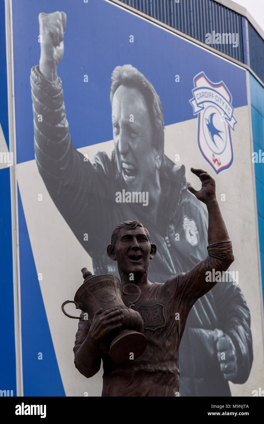 Fred Keenor statue at the Cardiff City Stadium Stock Photo - Alamy