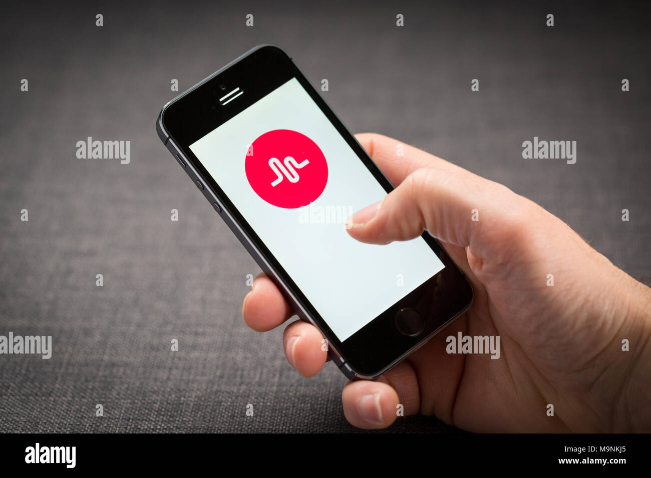 Musical ly app hi-res stock photography and images - Alamy