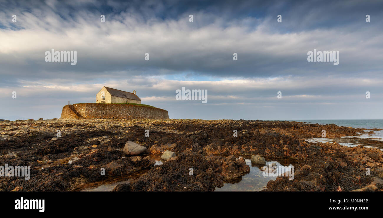 Churches of anglesey hi-res stock photography and images - Alamy