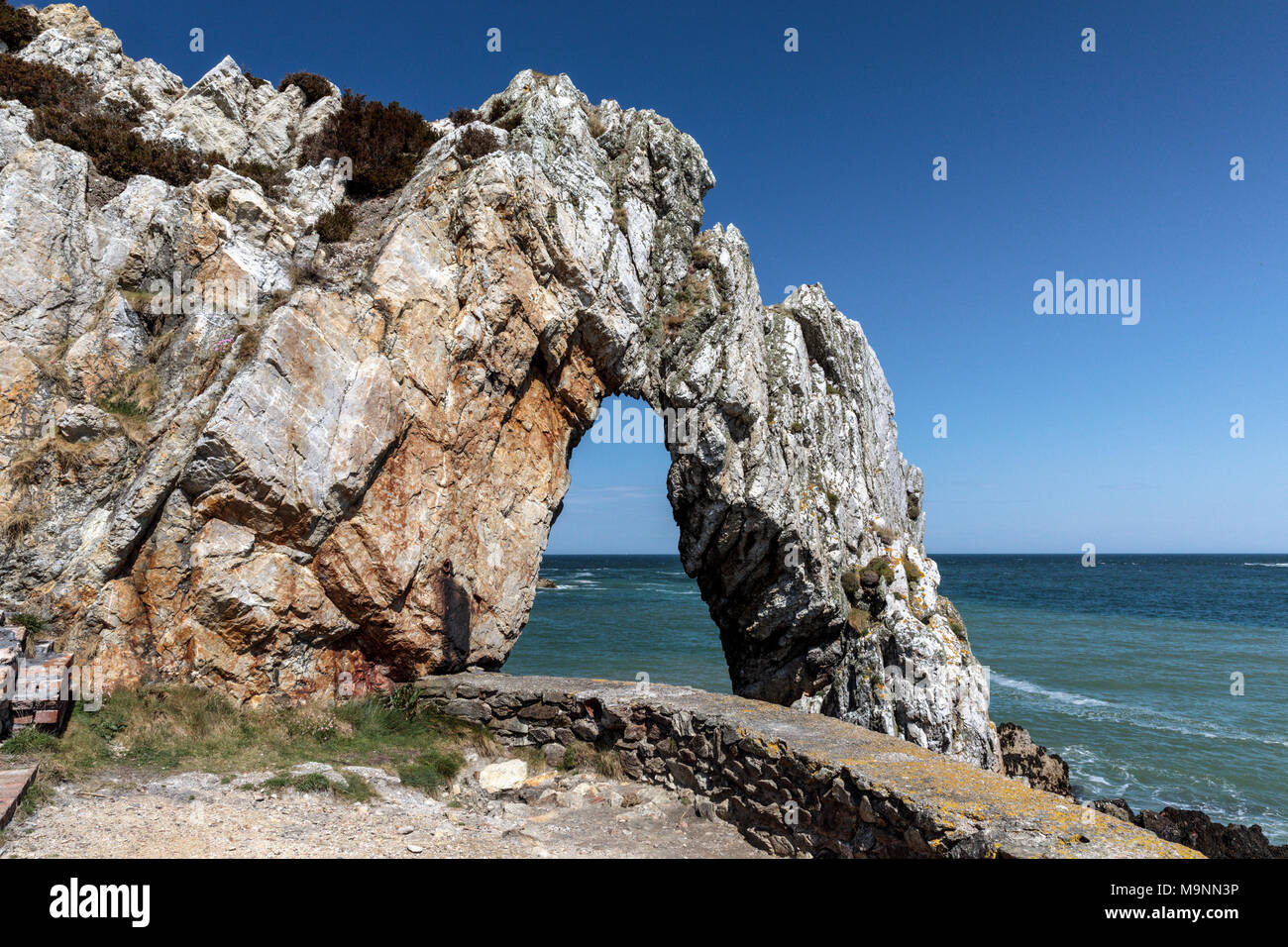 North wales stone wall hi-res stock photography and images - Alamy