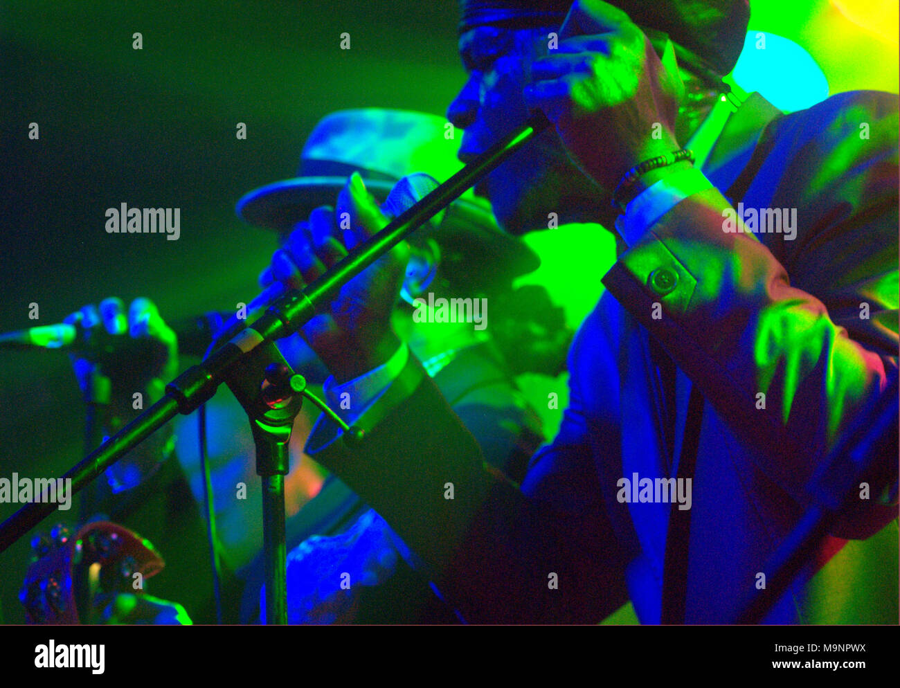 2 tone label hi-res stock photography and images - Alamy