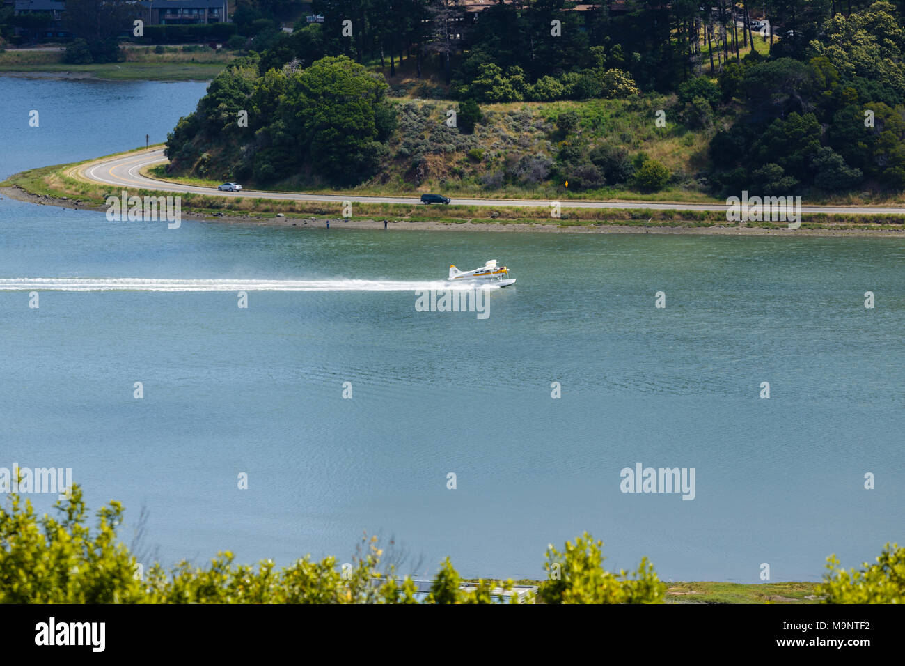 Water plane taking off hi-res stock photography and images - Alamy