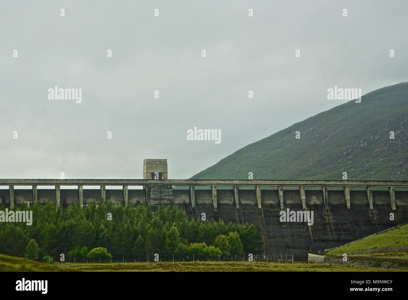 Loch Glascarnoch Dam, in the Highlands of Scotland Stock Photo - Alamy
