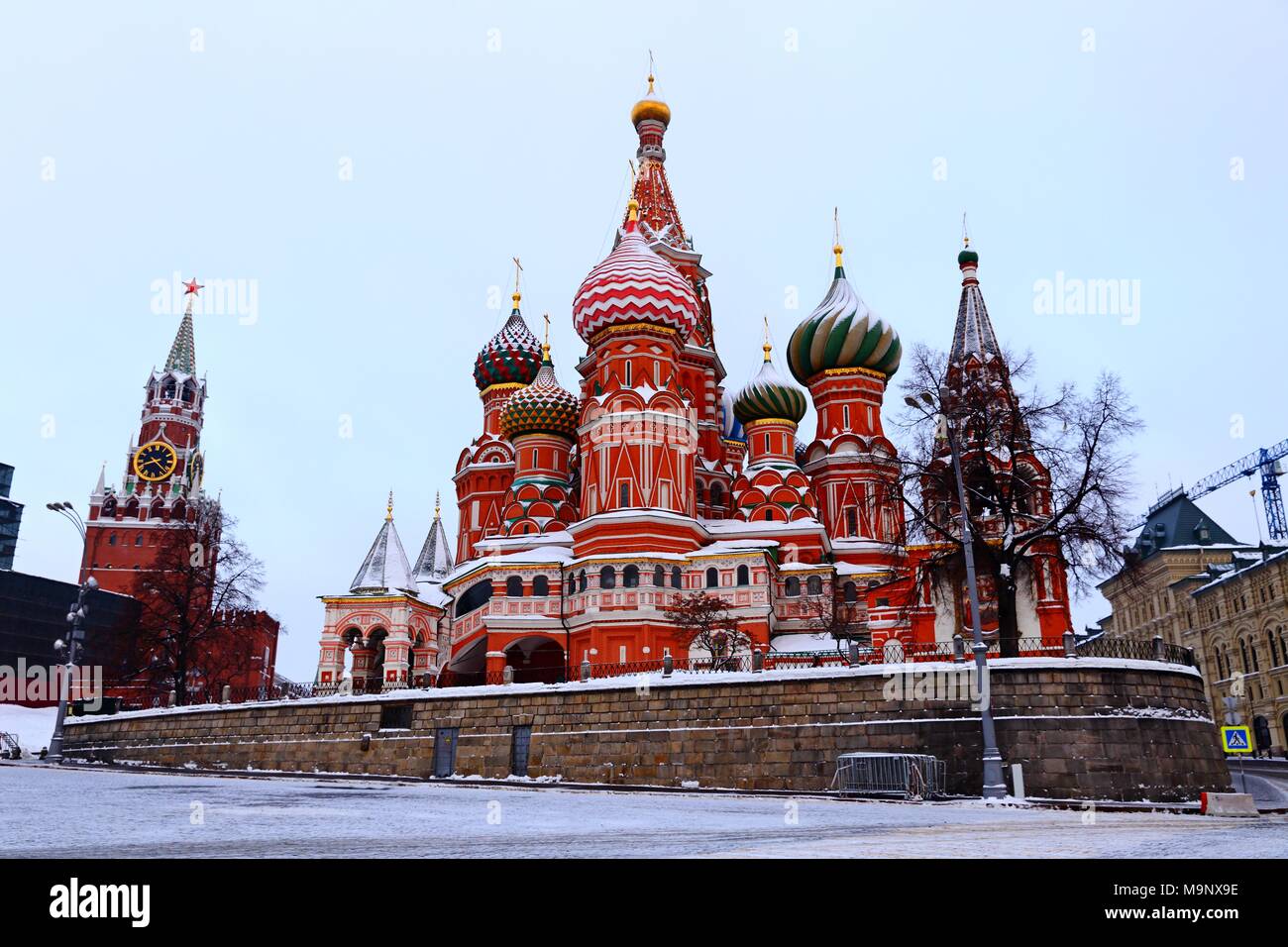 St. Basil's Cathedral on Red Square in Moscow Stock Photo - Alamy