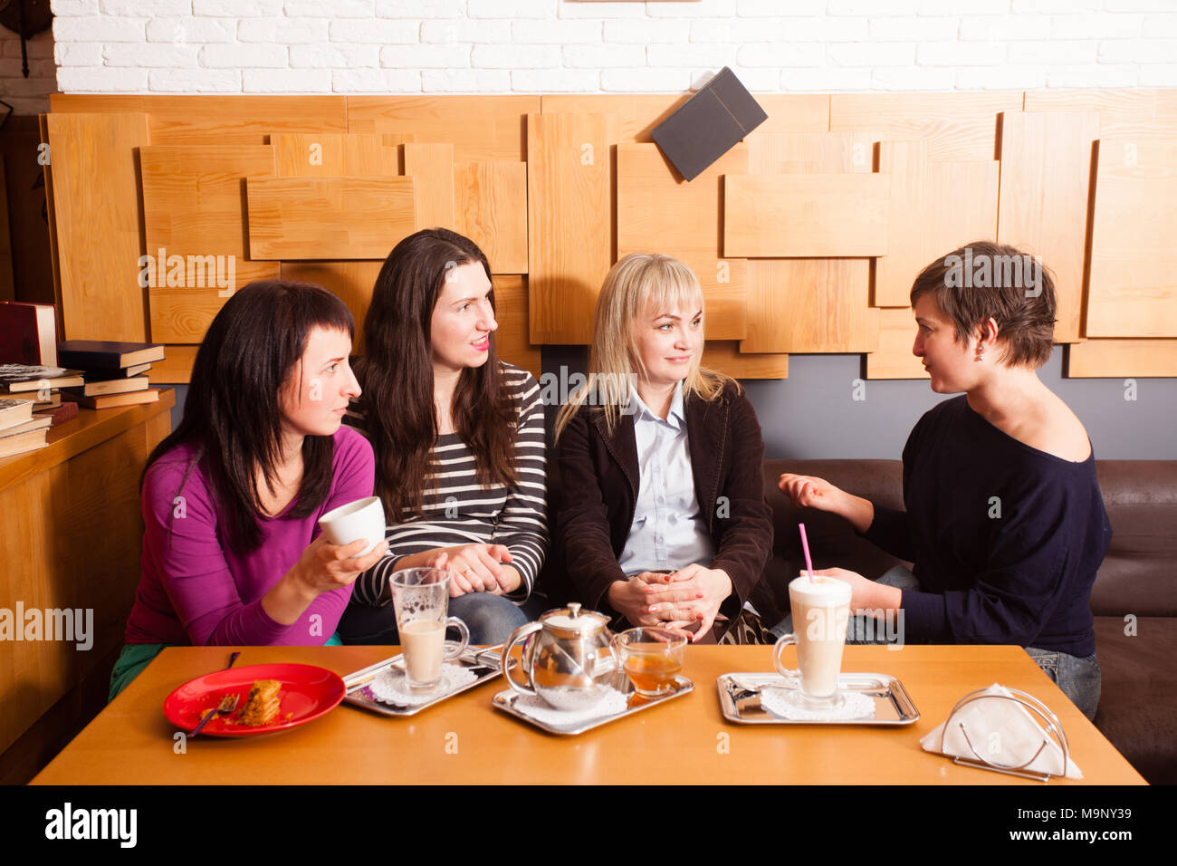 Informal meeting college people hi-res stock photography and images - Alamy