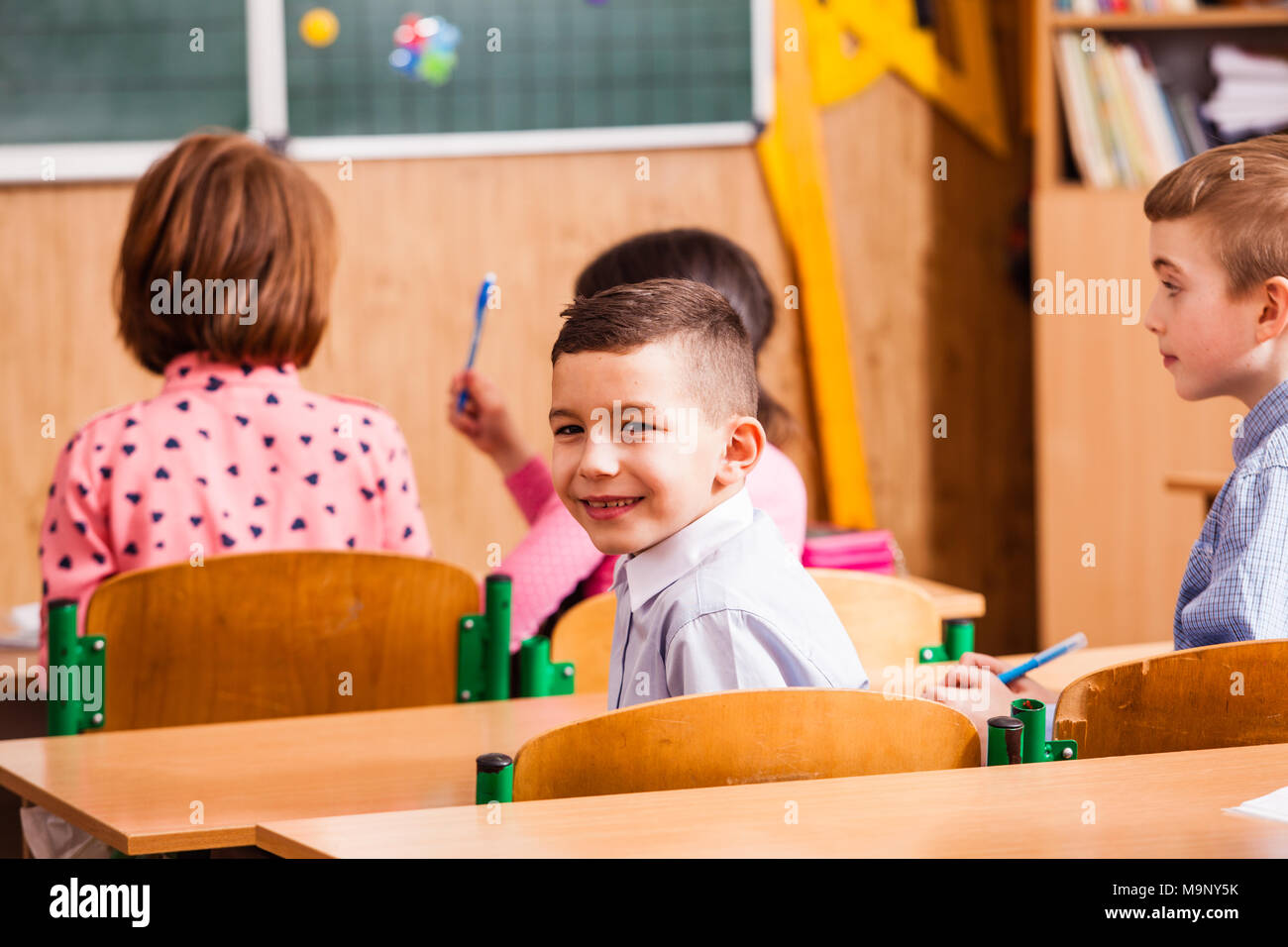 10 years old girl school classroom hi-res stock photography and images ...