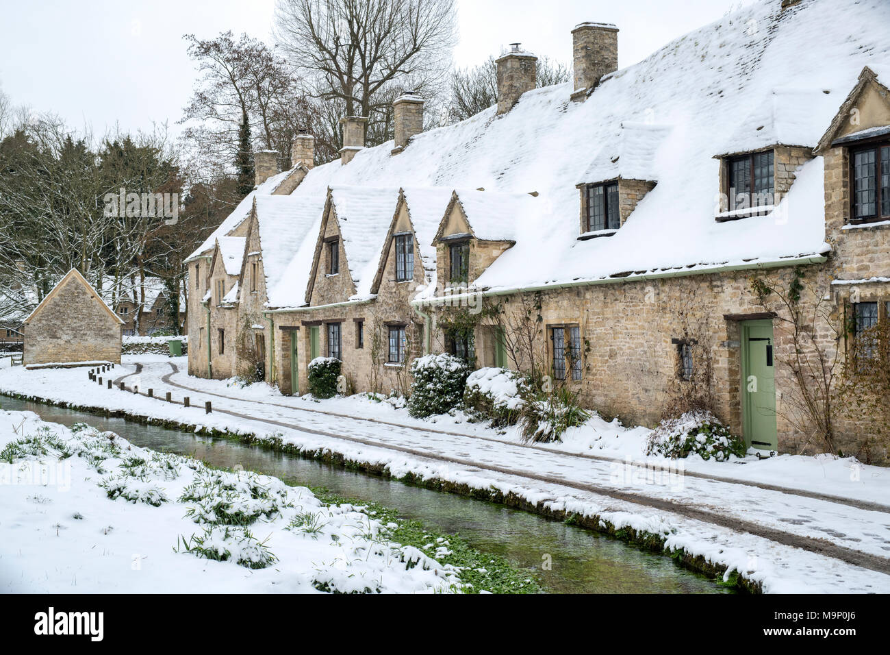 Cotswolds bibury winter snow hi-res stock photography and images - Alamy
