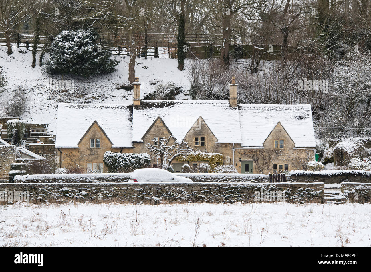 Cotswolds bibury winter snow hi-res stock photography and images - Alamy