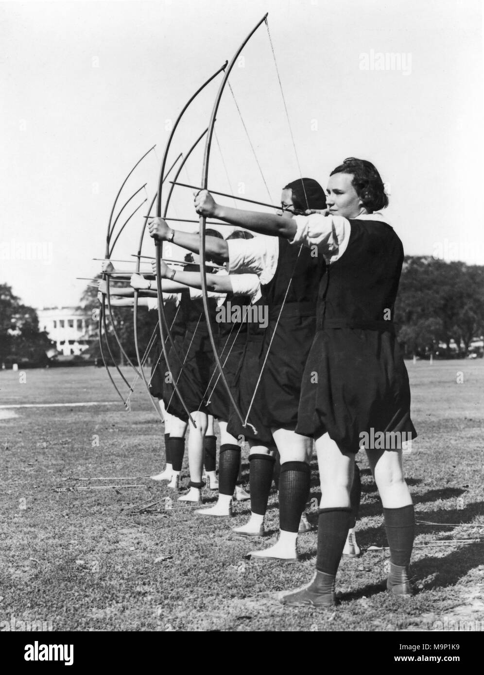 Sport, Women at archery, Archery, 1930s, exact place unknown, Germany ...