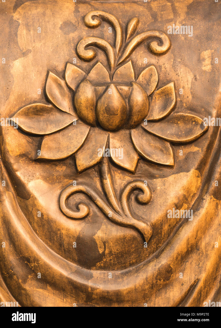 Gold plated bronze sculpture hi-res stock photography and images - Alamy