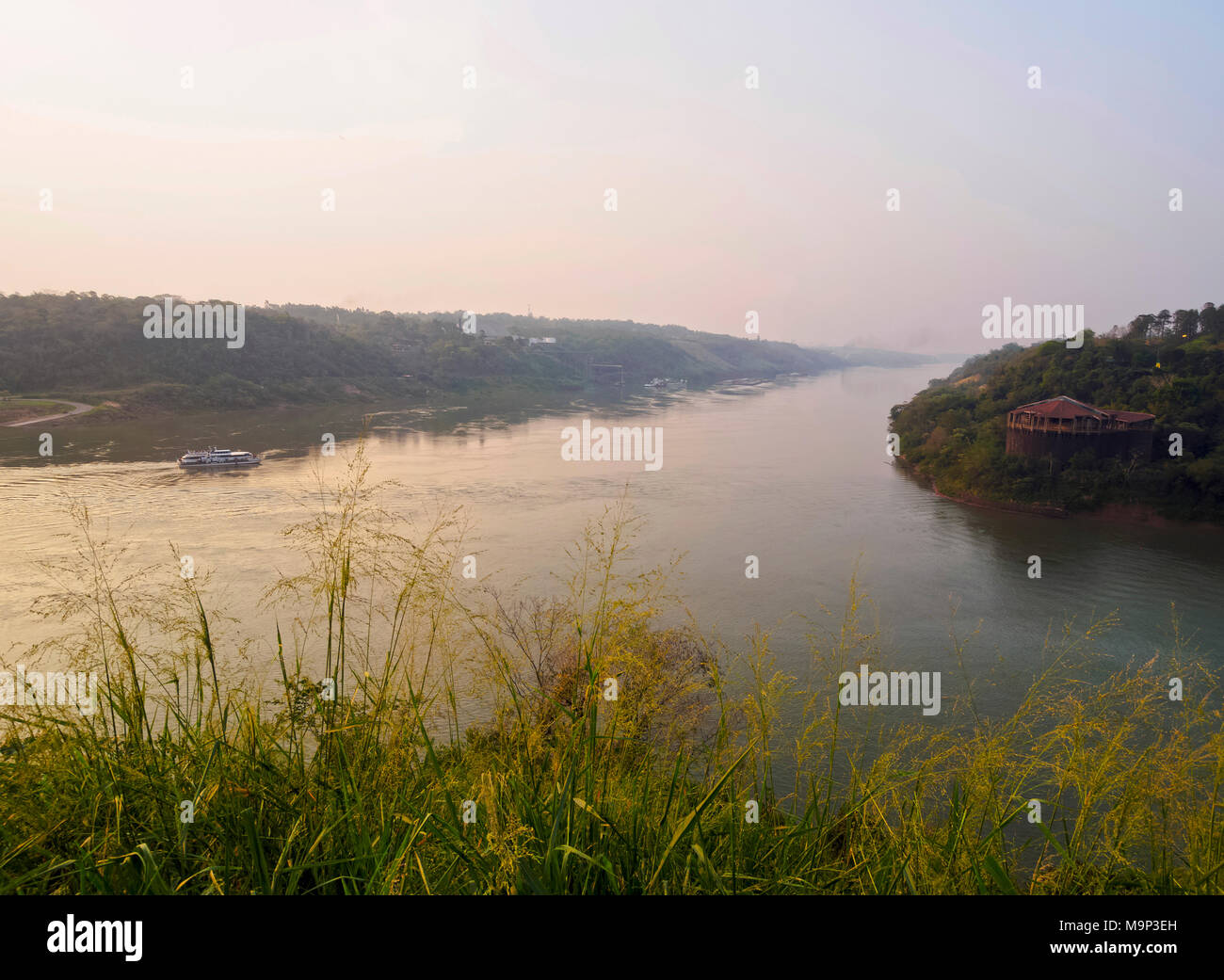 Rio parana hi-res stock photography and images - Alamy