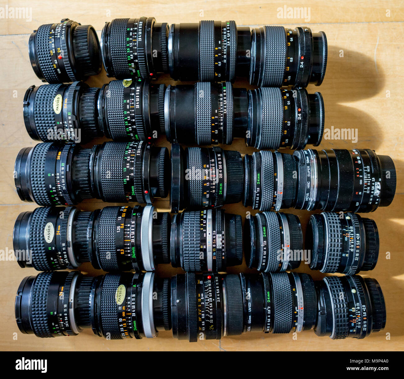Manual lenses hi-res stock photography and images - Alamy