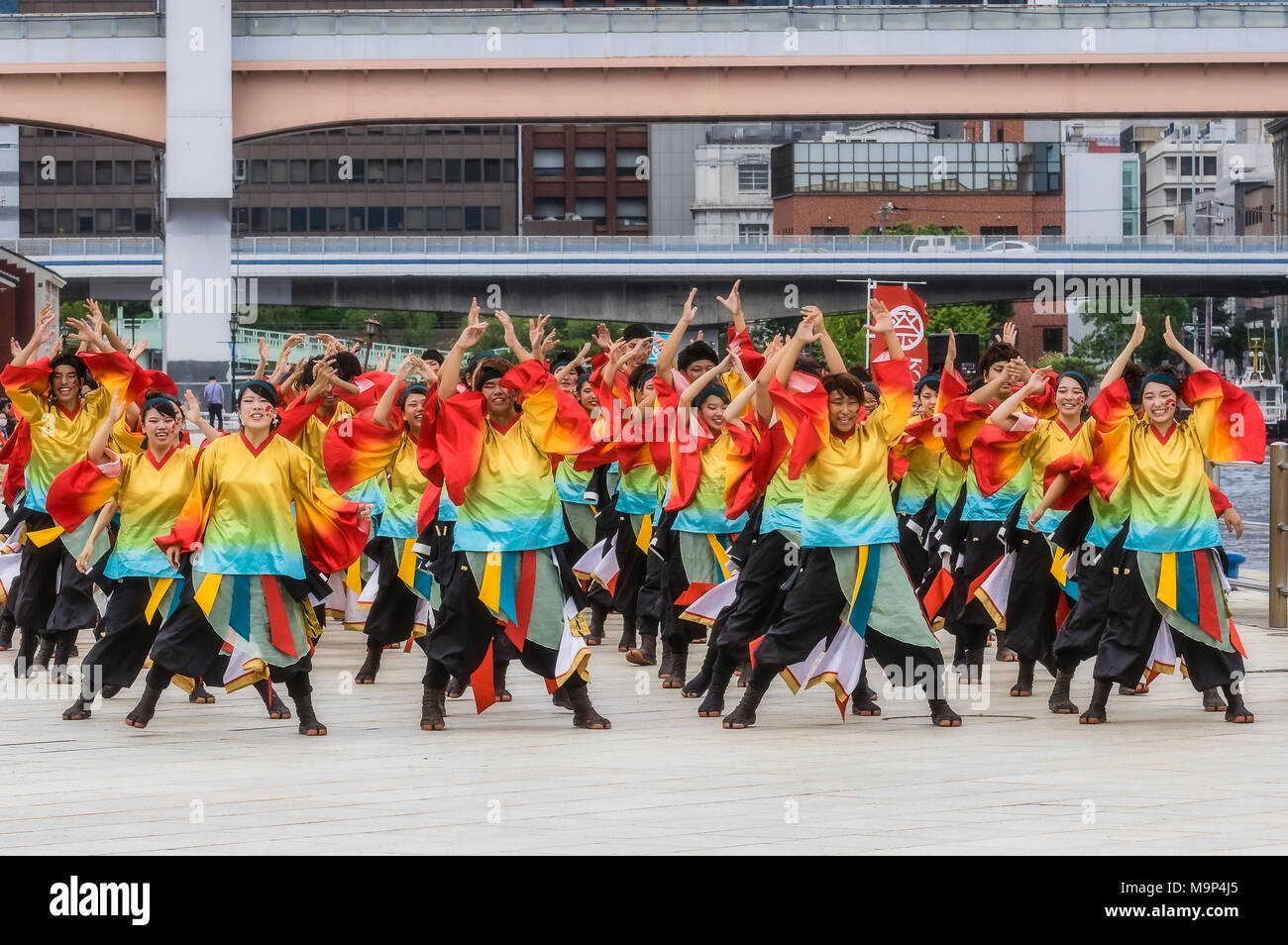 Japanese dance group hi-res stock photography and images - Alamy