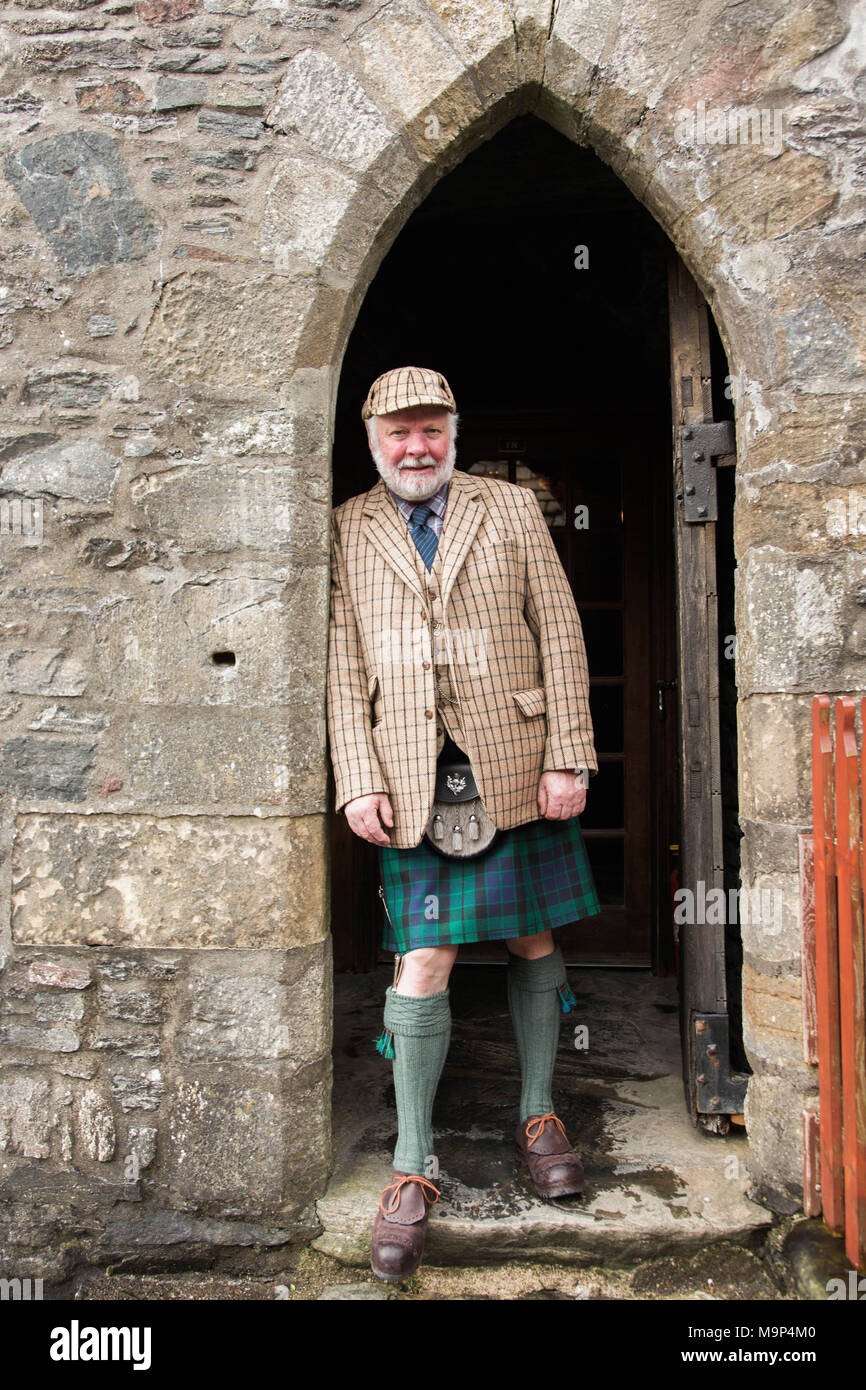 One wearing kilt one hi-res stock photography and images - Alamy