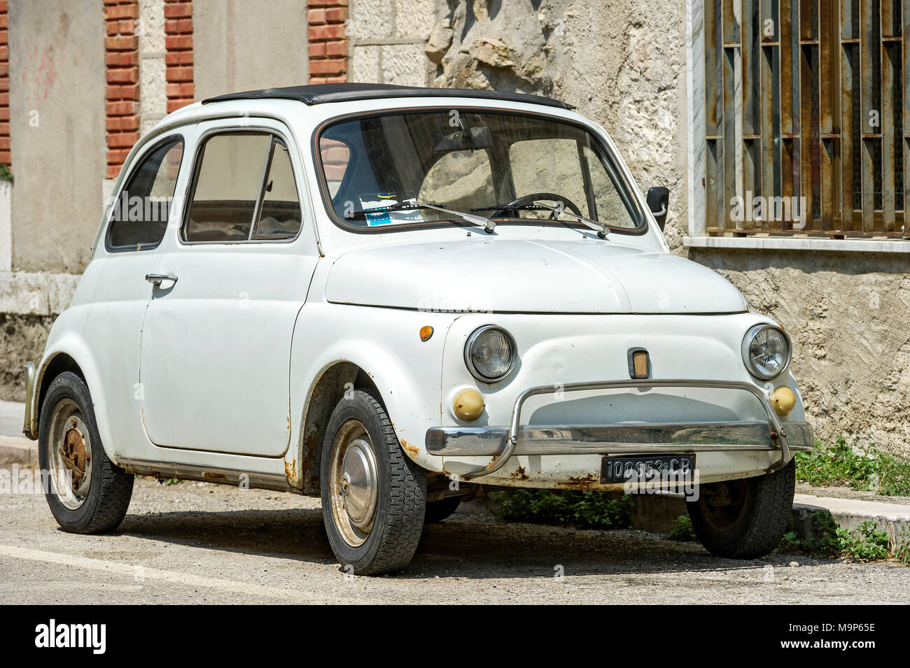 White cinquecento hi-res stock photography and images - Alamy