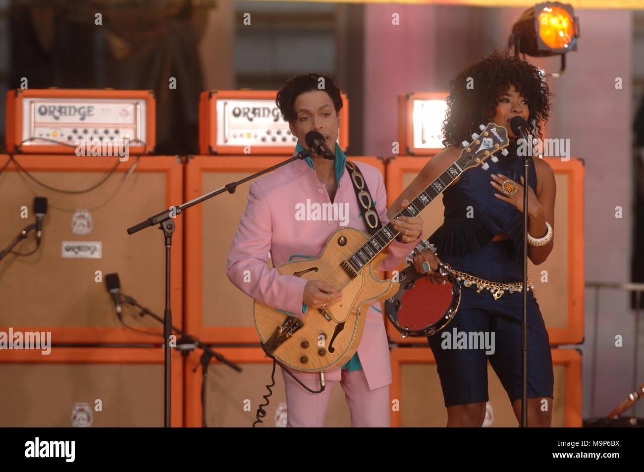 NEW YORK - JUNE 16: Musician Prince performs onstage with Tamar aka ...