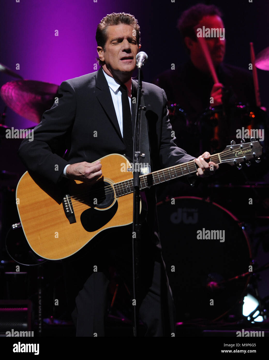 SUNRISE, FL - JANUARY 26: Glenn Frey of The Eagles perform live on the ...