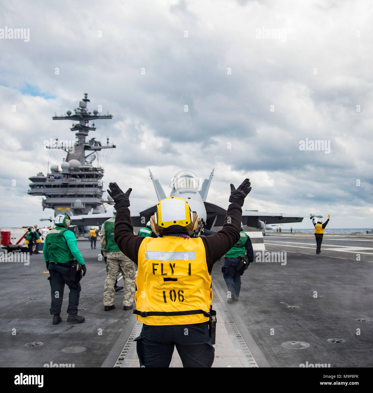 180321-N-AR039-0150 ATLANTIC OCEAN (March 21, 2018) Aviation Boatswain ...