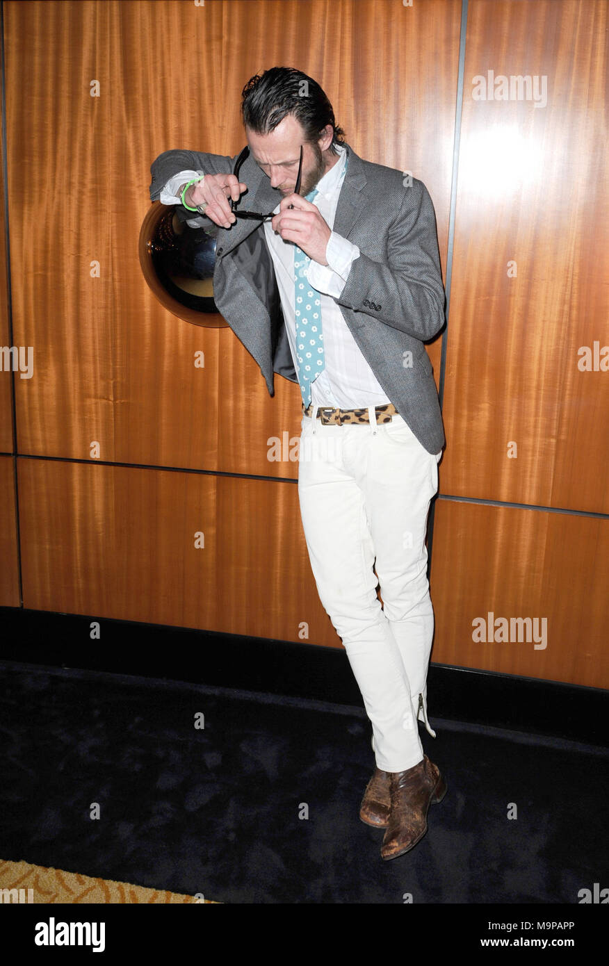 MIAMI BEACH, FL - JANUARY 19: Velvet Revolver and Stone Temple Pilots ...