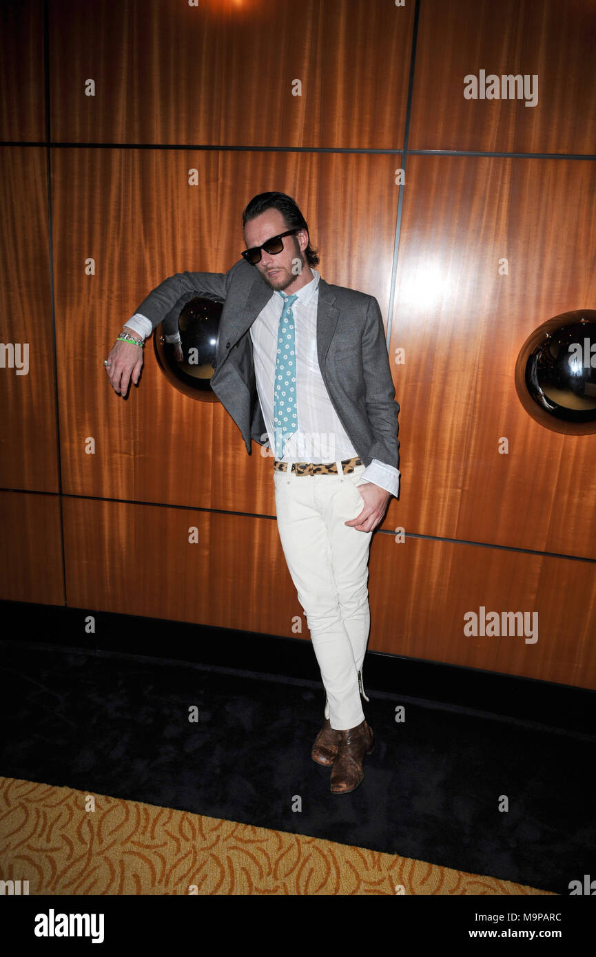 MIAMI BEACH, FL - JANUARY 19: Velvet Revolver and Stone Temple Pilots ...