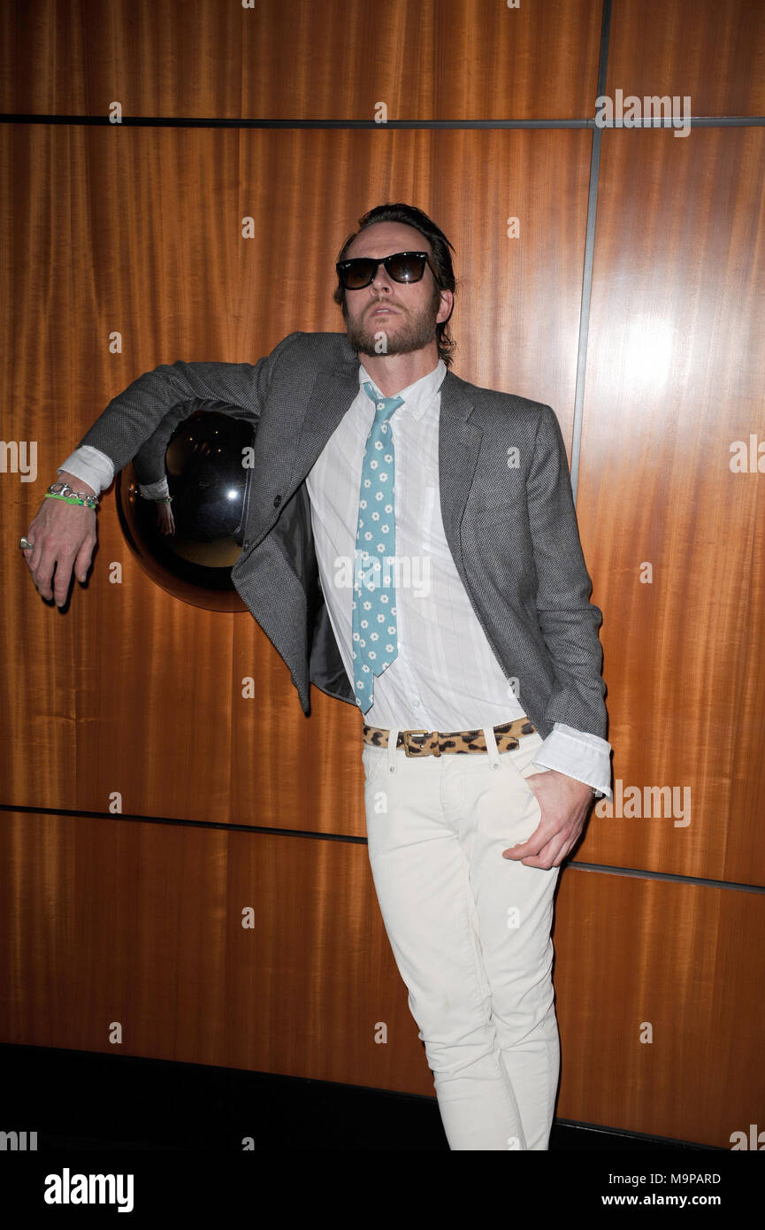 MIAMI BEACH, FL - JANUARY 19: Velvet Revolver and Stone Temple Pilots ...