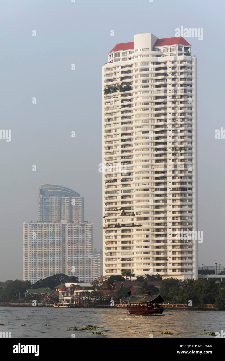Condominium, high-rise residential building on the Mae Nam Chao Phraya ...