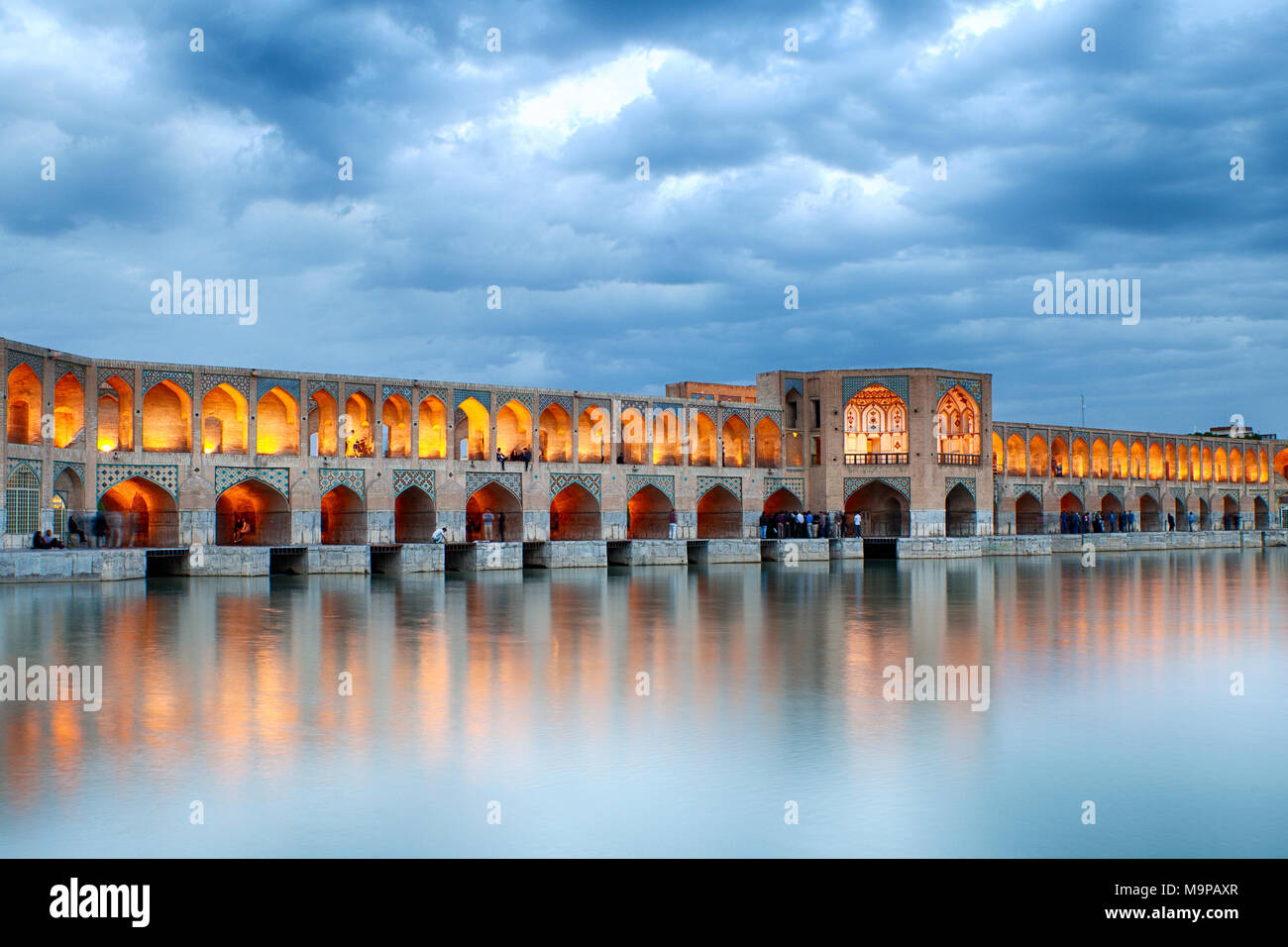 Illuminated Khaju Bridge, Pol-e Chādschu Bridge, Isfahan, Iran Stock ...