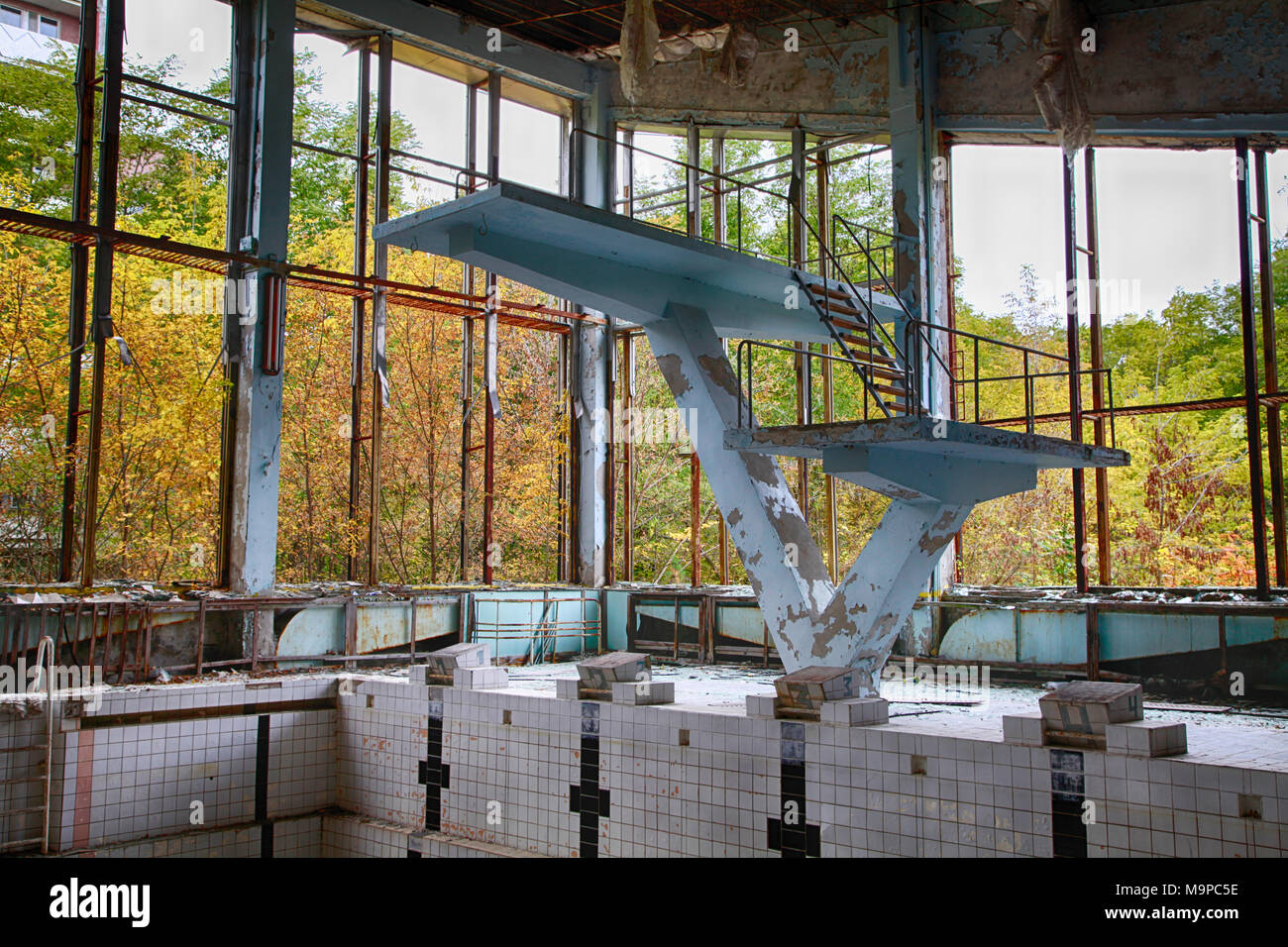 Ghost town swimming pool hi-res stock photography and images - Alamy