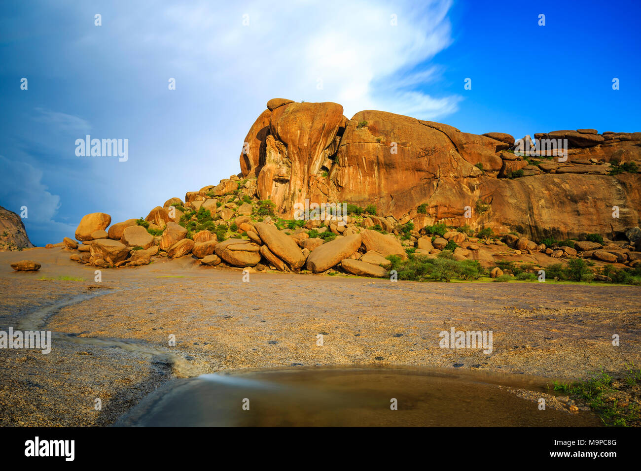 Elephants head rock hi-res stock photography and images - Alamy