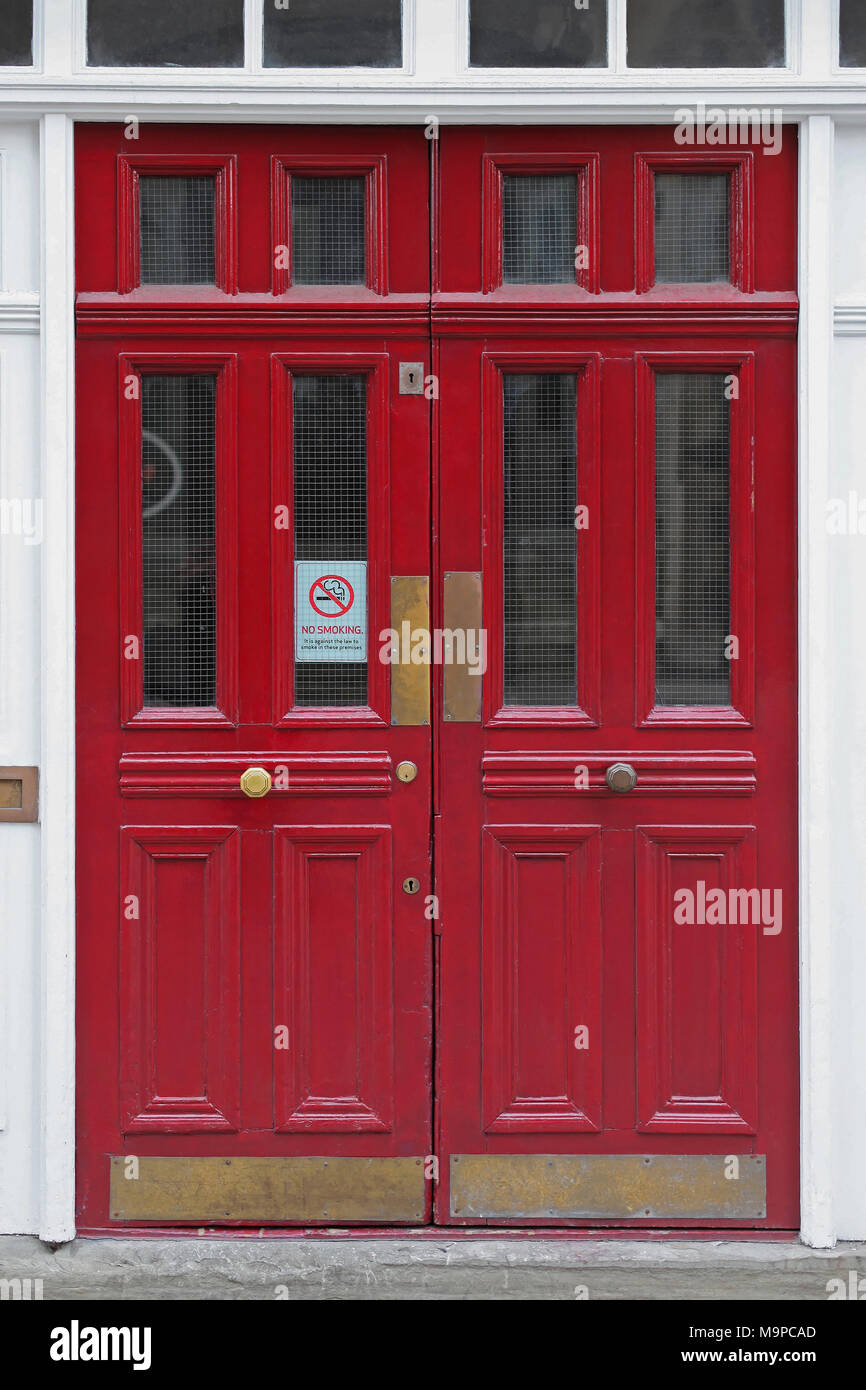 Red double door hi-res stock photography and images - Alamy