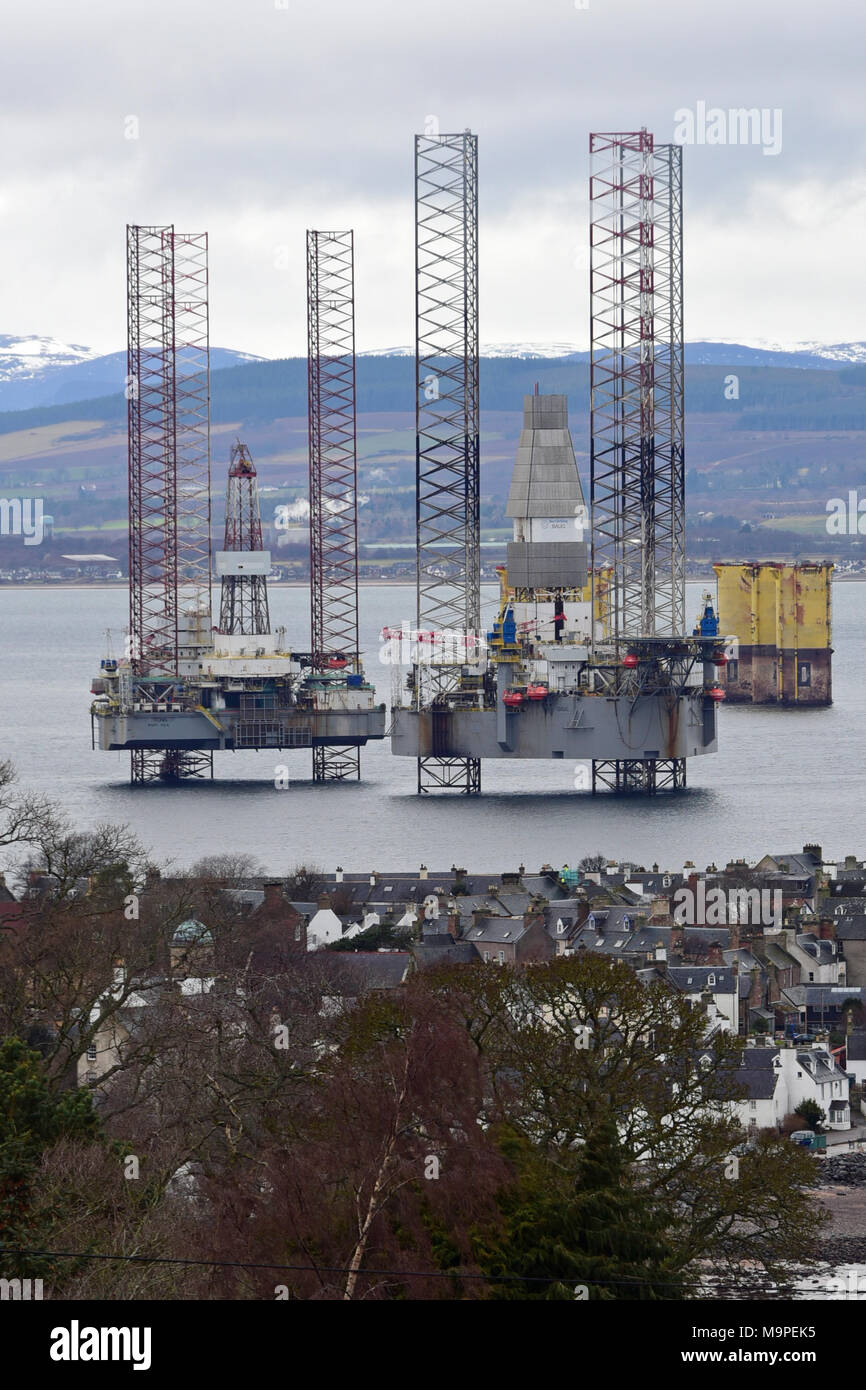 North sea rigs hi-res stock photography and images - Alamy