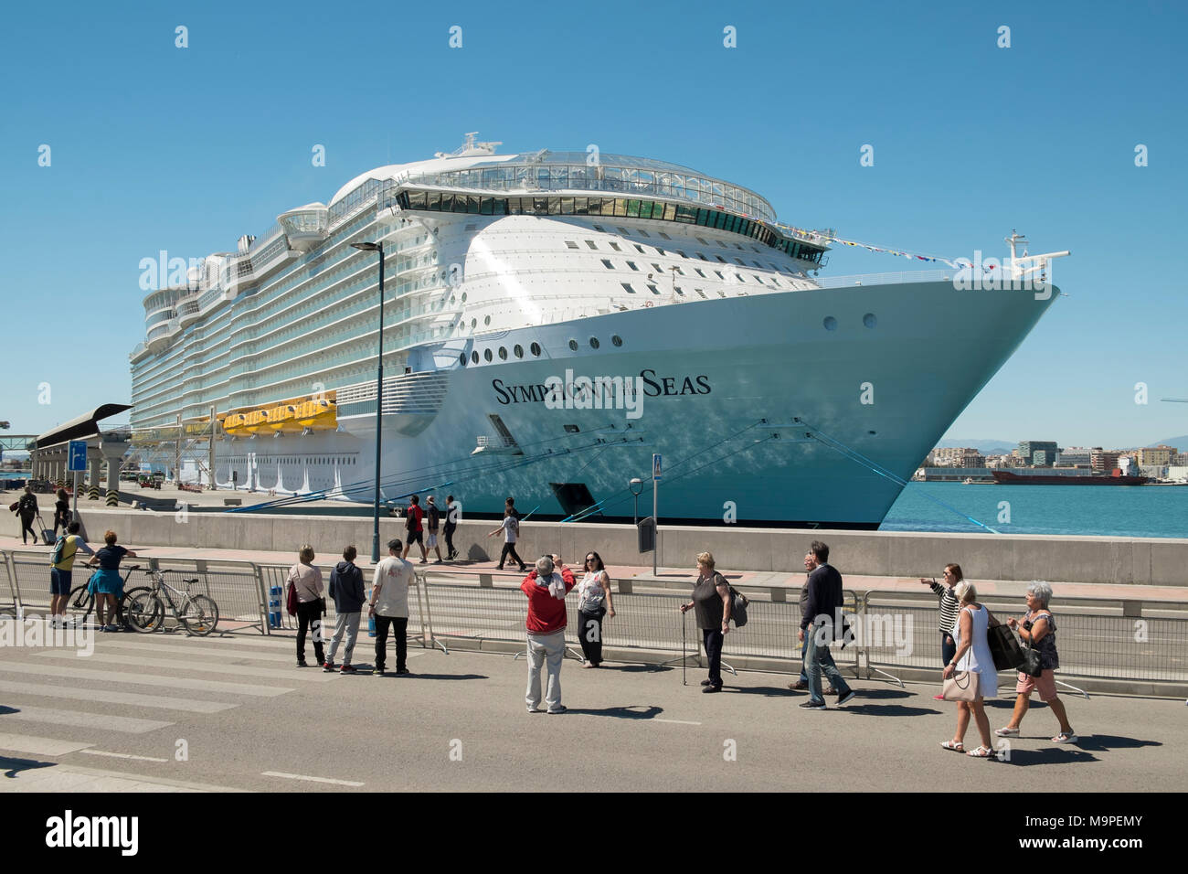 Royal caribbean international fleet hi-res stock photography and images ...