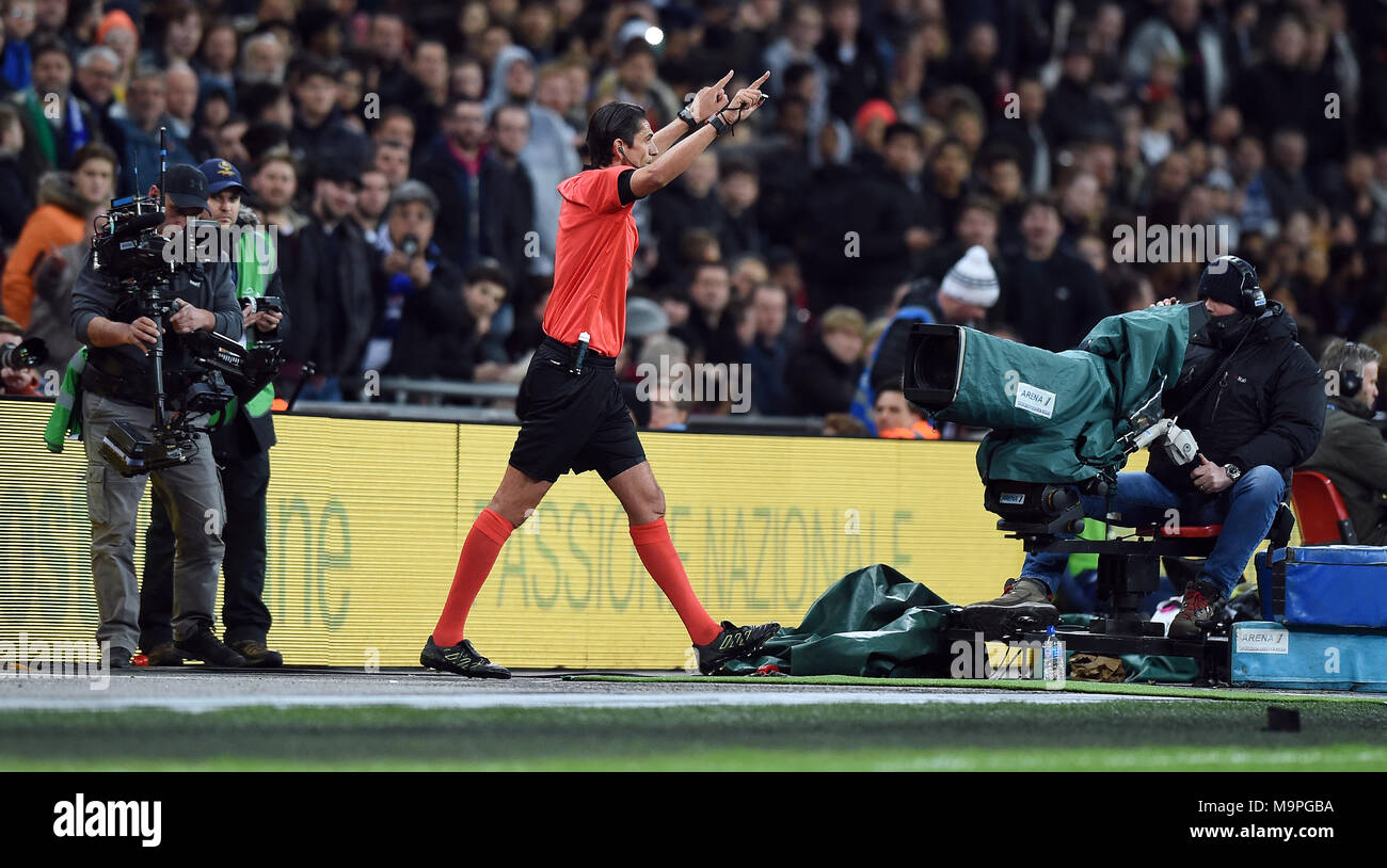 Video assistant referee hi-res stock photography and images - Alamy