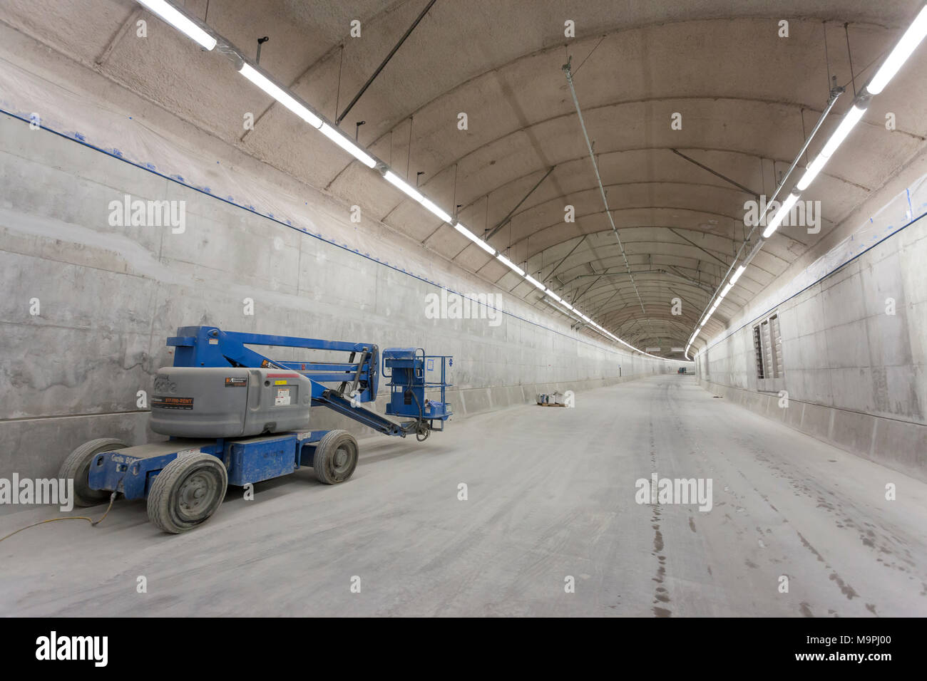 Underground tunnels seattle hi-res stock photography and images - Alamy
